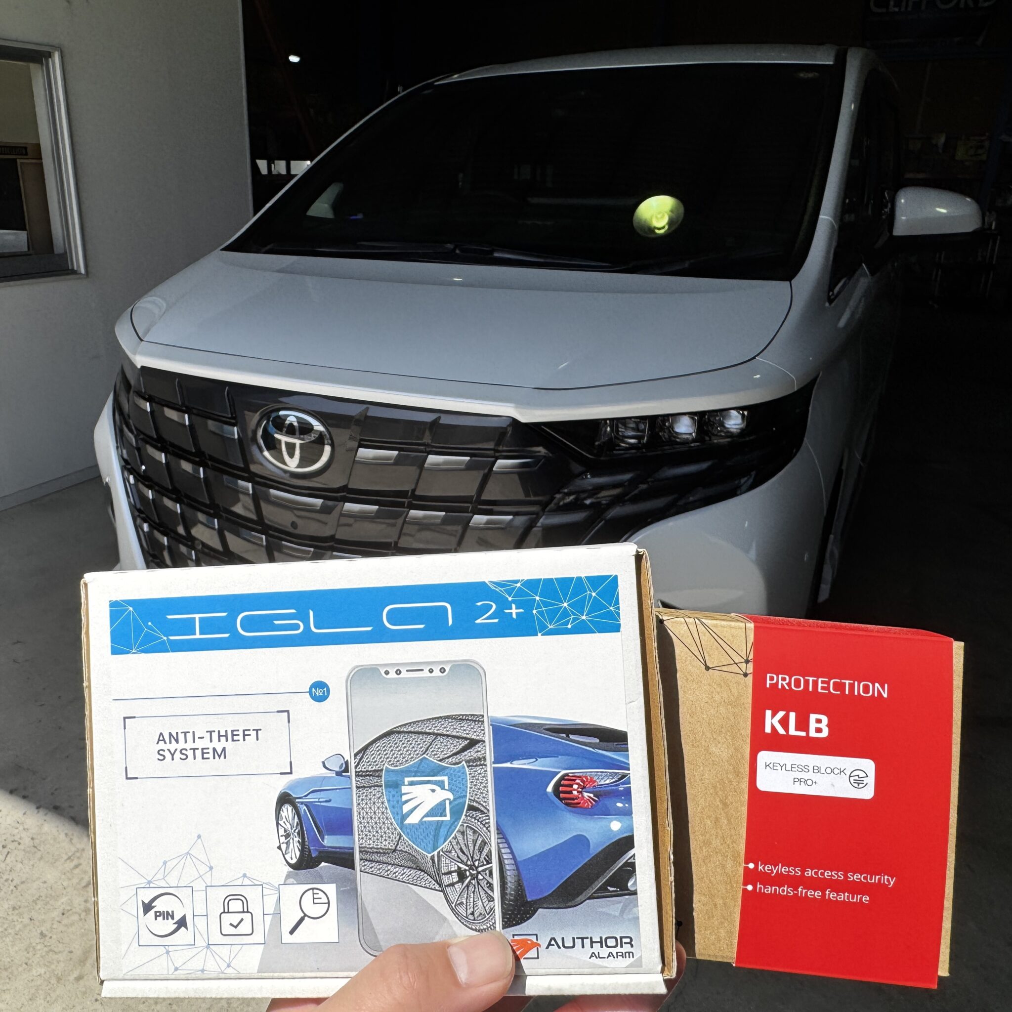 トヨタ/アルファード｜「IGLA2+」「KEYLESS BLOCK PRO+」 - メカドック